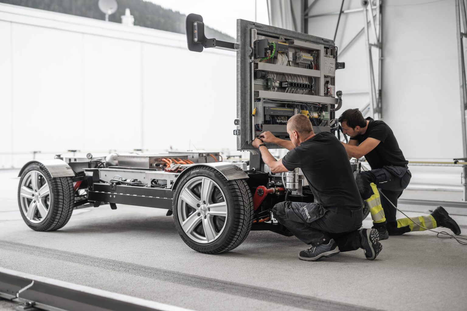 LEITNER and Elaphe on Connx: intensive testing and development phase as ...